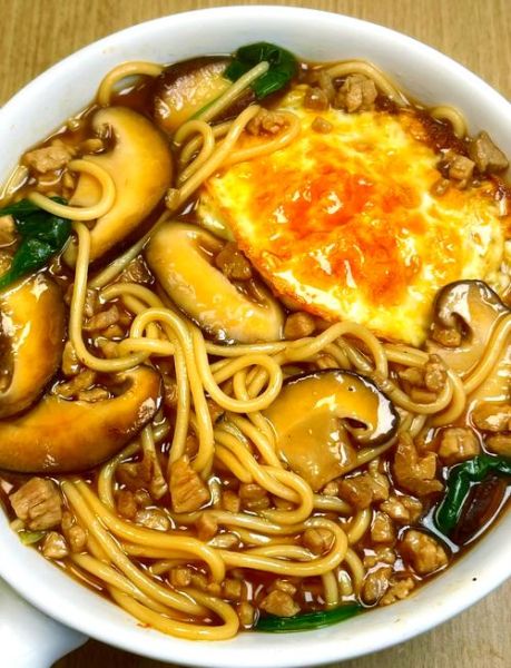 香菇肉丝面怎么做好吃_香菇肉丝面做法步骤-第1张图片-山城妙识