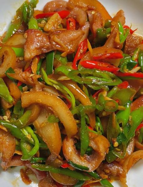 熟的猪头肉炒什么配菜好吃_家常做法-第1张图片-山城妙识