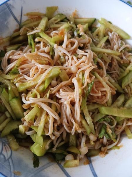凉拌金针菇黄瓜怎么做_凉拌金针菇黄瓜热量高吗-第1张图片-山城妙识 凉拌金针菇黄瓜怎么做_凉拌金针菇黄瓜热量高吗-第1张图片-山城妙识