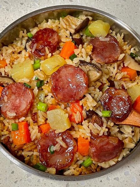 电饭煲香肠饭怎么做_香肠饭要放水吗-第3张图片-山城妙识