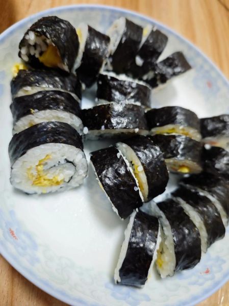 寿司怎么卷_卷寿司用什么米-第1张图片-山城妙识 寿司怎么卷_卷寿司用什么米-第1张图片-山城妙识