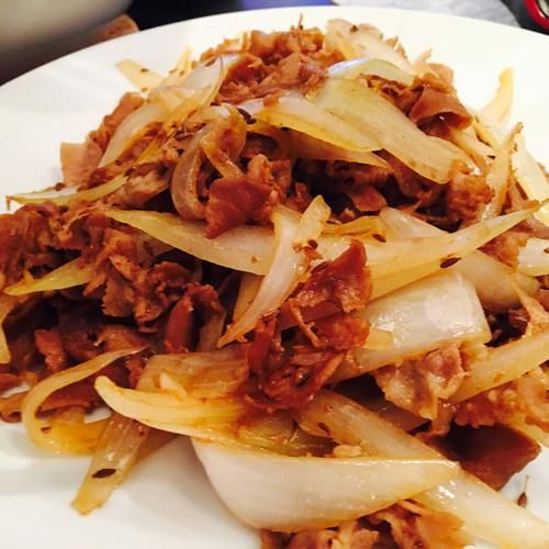 孜然羊肉炒洋葱怎么做_洋葱要不要先炒-第3张图片-山城妙识 孜然羊肉炒洋葱怎么做_洋葱要不要先炒-第3张图片-山城妙识