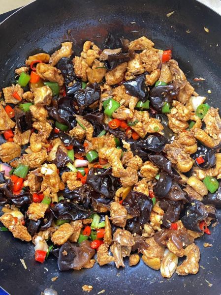 家常木耳炒鸡怎么做_木耳炒鸡用焯水吗-第3张图片-山城妙识 家常木耳炒鸡怎么做_木耳炒鸡用焯水吗-第3张图片-山城妙识