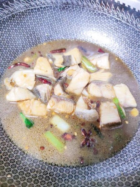 家炖鳕鱼怎么做_鳕鱼炖多久才入味-第3张图片-山城妙识