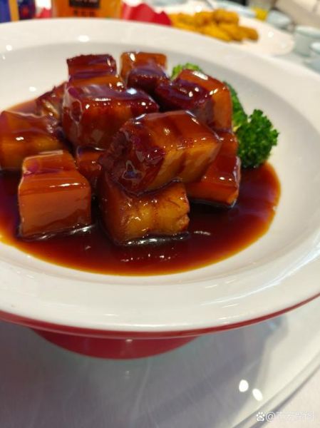 东坡肉属于哪个菜系_东坡肉是哪里的名菜-第2张图片-山城妙识 东坡肉属于哪个菜系_东坡肉是哪里的名菜-第2张图片-山城妙识