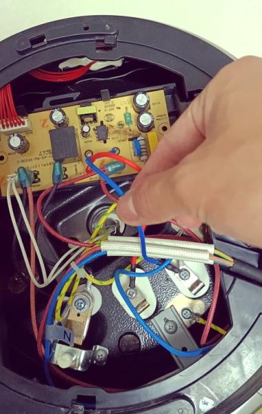 美的电压力锅维修视频_常见故障怎么修-第1张图片-山城妙识 美的电压力锅维修视频_常见故障怎么修-第1张图片-山城妙识