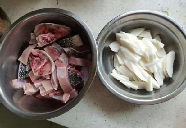 月子乌鱼汤怎么炖最下奶_乌鱼汤做法步骤详解-第1张图片-山城妙识