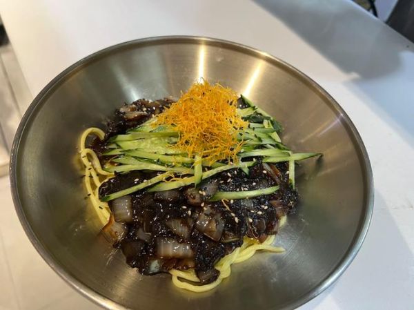 韩国人说炸酱面是他们的_历史真相是什么-第2张图片-山城妙识