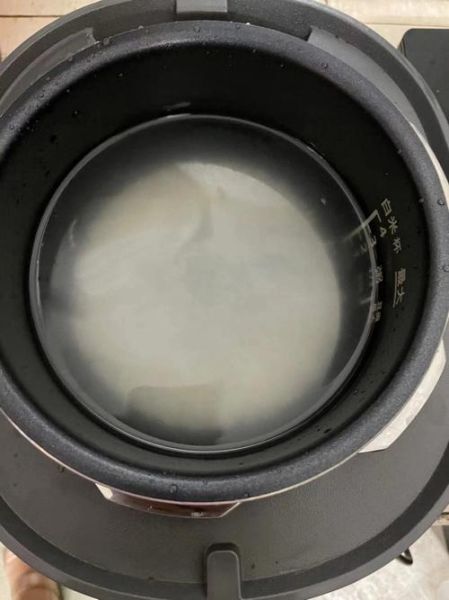 电饭煲怎么煮白粥_白粥水和米的比例是多少-第2张图片-山城妙识 电饭煲怎么煮白粥_白粥水和米的比例是多少-第2张图片-山城妙识