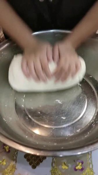 凉皮怎么和面_凉皮蒸多久才透明-第2张图片-山城妙识