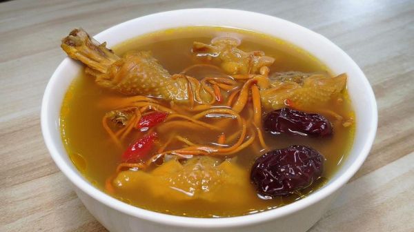 虫草花煲鸡汤可以加什么材料_孕妇能吃吗-第3张图片-山城妙识