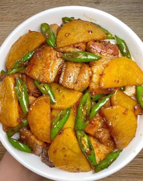 红烧土豆片怎么烧好吃_家常红烧土豆片做法-第1张图片-山城妙识