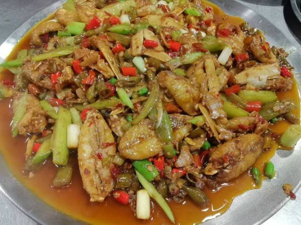 泡椒耗儿鱼怎么做_泡椒耗儿鱼的家常做法-第3张图片-山城妙识