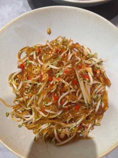 豆芽炒粉丝怎么做好吃_豆芽炒粉丝不坨不粘锅技巧-第1张图片-山城妙识 豆芽炒粉丝怎么做好吃_豆芽炒粉丝不坨不粘锅技巧-第1张图片-山城妙识