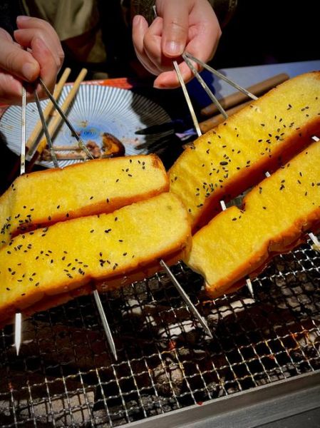 烧烤摊面包怎么烤_面包烤多久才金黄-第1张图片-山城妙识 烧烤摊面包怎么烤_面包烤多久才金黄-第1张图片-山城妙识