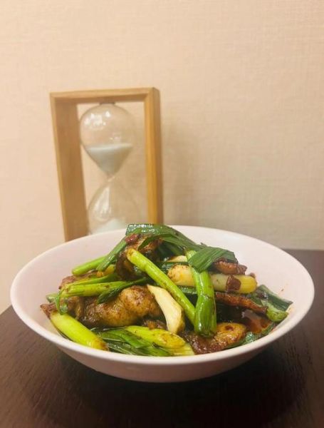 蒜苗回锅肉怎么做才好吃_回锅肉先煮还是先炒-第3张图片-山城妙识