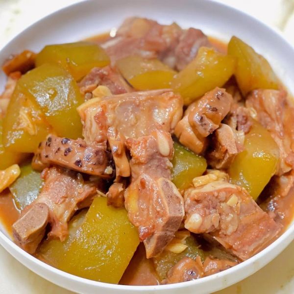 冬瓜烧排骨怎么做好吃_冬瓜烧排骨的家常做法-第1张图片-山城妙识