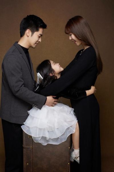 全家福照片怎么拍温馨_全家福拍照姿势有哪些-第1张图片-山城妙识