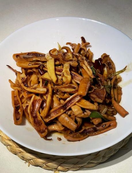 鱿鱼干怎么炒好吃_鱿鱼干炒之前要泡多久-第1张图片-山城妙识