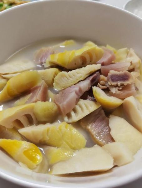 咸肉炖春笋怎么做_咸肉炖春笋要焯水吗-第1张图片-山城妙识