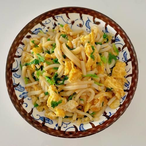 炒米皮怎么炒好吃又简单_家常炒米皮做法-第1张图片-山城妙识