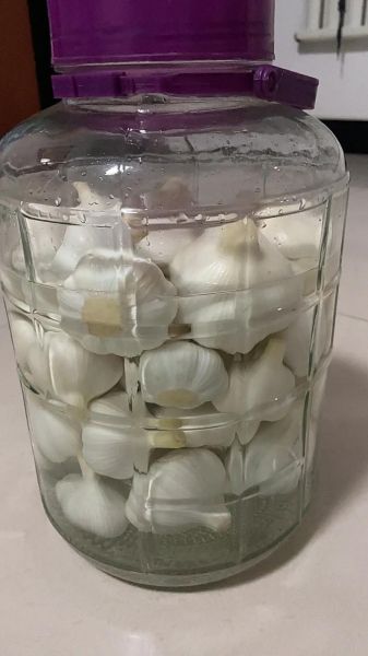 白醋泡腊八蒜会变绿吗_为什么腊八蒜变绿-第1张图片-山城妙识 白醋泡腊八蒜会变绿吗_为什么腊八蒜变绿-第1张图片-山城妙识