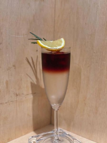 雪碧兑红酒为啥叫情人鹤顶红_雪碧红酒混合饮品的由来-第3张图片-山城妙识