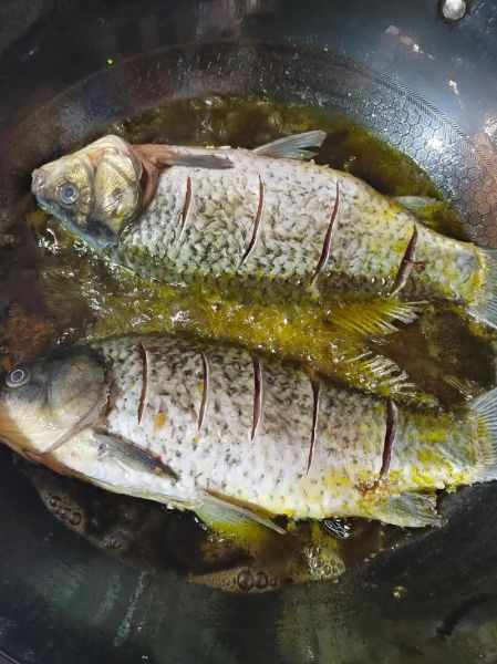 怎样炸鱼_炸鱼用什么油最好-第1张图片-山城妙识 怎样炸鱼_炸鱼用什么油最好-第1张图片-山城妙识