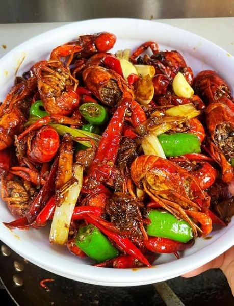 油焖小龙虾怎么做才入味_油焖小龙虾的做法窍门-第1张图片-山城妙识