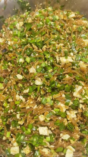 韭菜鸡蛋粉条怎么调馅_韭菜鸡蛋粉条馅怎么调好吃-第2张图片-山城妙识