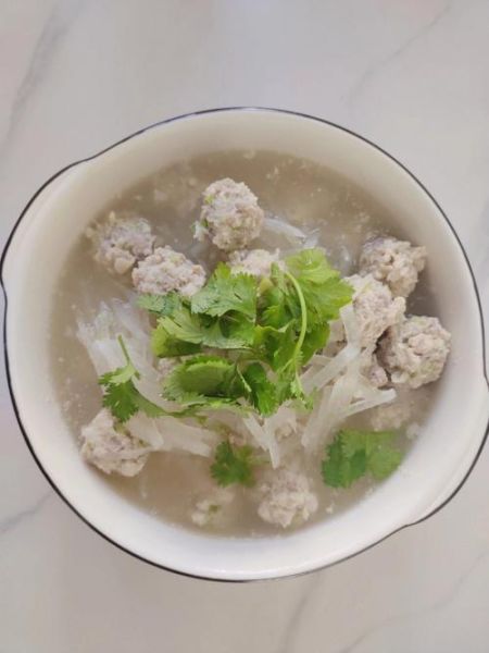 萝卜丸子怎么做汤_萝卜丸子汤的家常做法-第1张图片-山城妙识