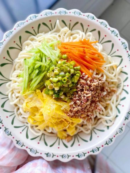 挂面怎么做凉面_挂面凉面怎么做好吃-第1张图片-山城妙识