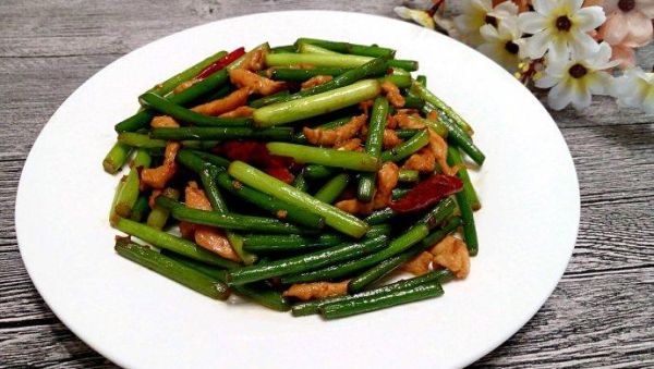 素炒蒜苔怎么做_蒜苔炒多久才脆嫩-第2张图片-山城妙识