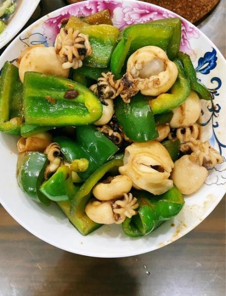 炒墨鱼仔怎么做好吃_墨鱼仔焯水几分钟才嫩-第1张图片-山城妙识