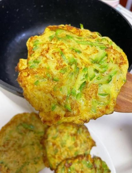 西葫芦煎饼怎么做_西葫芦煎饼的家常做法-第1张图片-山城妙识 西葫芦煎饼怎么做_西葫芦煎饼的家常做法-第1张图片-山城妙识