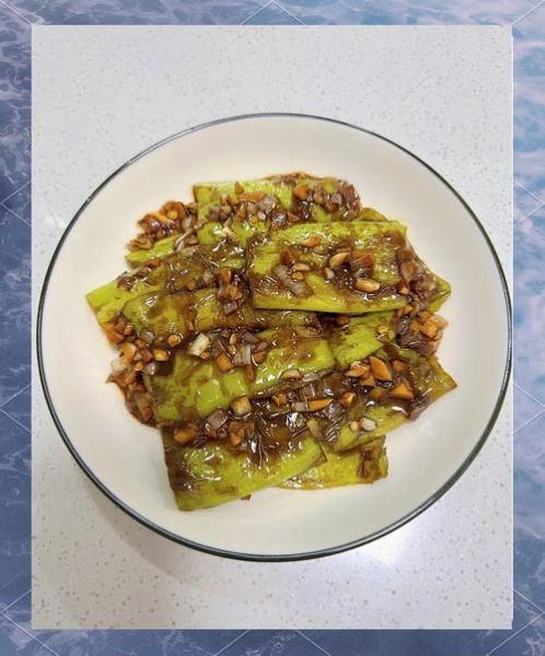 油焖尖椒香菜怎么做_油焖尖椒香菜的家常做法-第1张图片-山城妙识