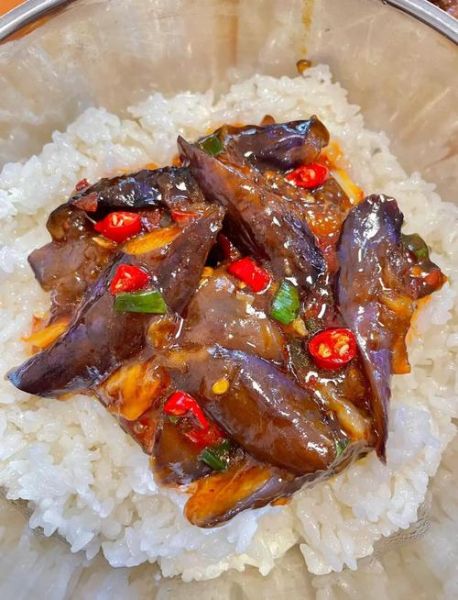 饭店酱茄子怎么做才好吃_正宗做法步骤详解-第2张图片-山城妙识