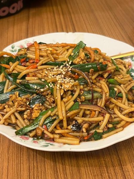 炒米线怎么做好吃_炒米线的家常做法-第1张图片-山城妙识