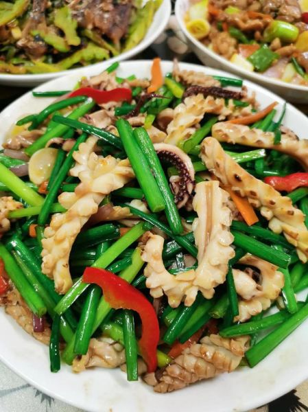 韭菜炒鱿鱼丝怎么炒才嫩_韭菜炒鱿鱼丝要不要焯水-第2张图片-山城妙识 韭菜炒鱿鱼丝怎么炒才嫩_韭菜炒鱿鱼丝要不要焯水-第2张图片-山城妙识