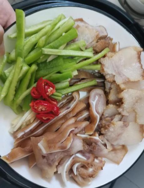 卤猪耳朵怎么做最正宗_卤猪耳朵正宗做法-第1张图片-山城妙识