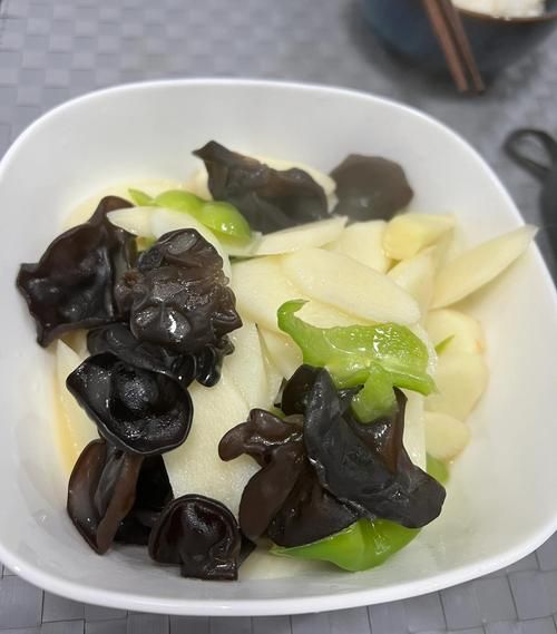山药木耳可以一起吃吗_山药木耳的功效与作用-第3张图片-山城妙识 山药木耳可以一起吃吗_山药木耳的功效与作用-第3张图片-山城妙识