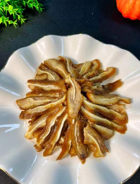 凉拌猪耳朵怎么做_猪耳朵焯水多久才脆-第3张图片-山城妙识