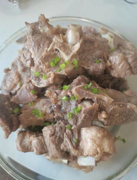 脊骨怎么炖才软烂_脊骨的家常做法步骤-第1张图片-山城妙识