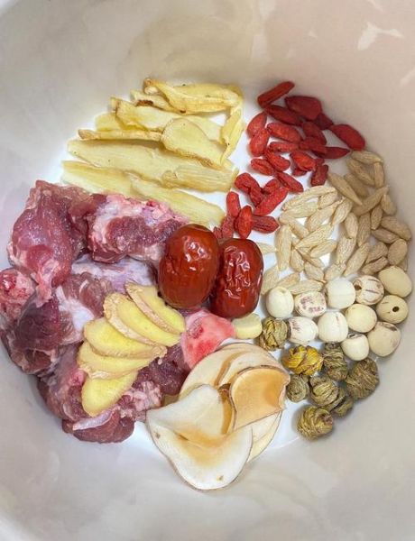 椰子汤的功效与作用_椰子汤适合什么人喝-第1张图片-山城妙识