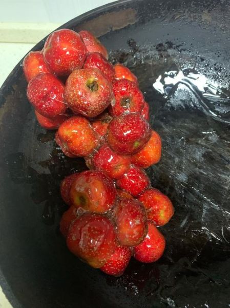 糖炒山楂怎样才挂霜白_糖霜不化的关键技巧-第1张图片-山城妙识 糖炒山楂怎样才挂霜白_糖霜不化的关键技巧-第1张图片-山城妙识