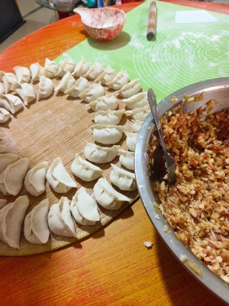 为什么北方人过年吃饺子_饺子怎么包才好吃-第1张图片-山城妙识