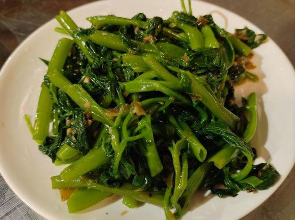 凉拌空心菜怎么做_空心菜焯水几分钟才脆-第3张图片-山城妙识