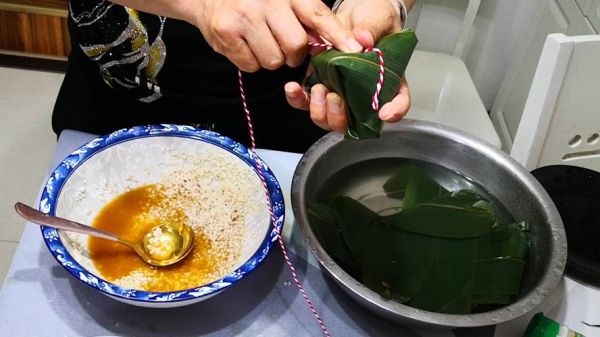 包粽子图片大全_粽子怎么包好看-第3张图片-山城妙识