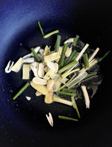 海鲜年糕汤怎么做好吃_海鲜年糕汤的做法步骤-第1张图片-山城妙识