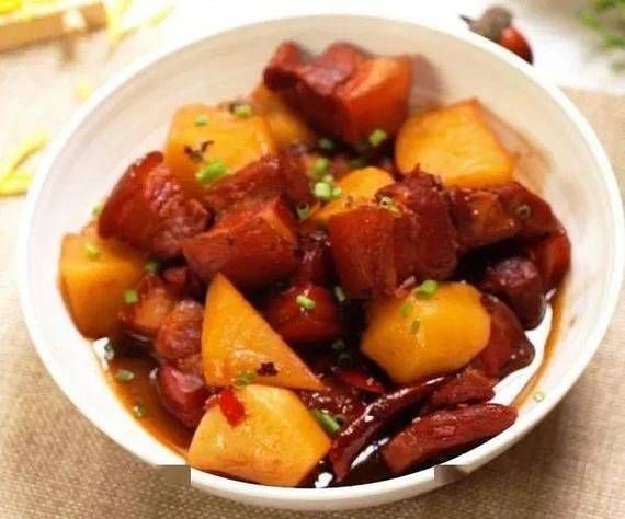 土豆红烧肉怎么做才好吃_正宗做法详细步骤-第3张图片-山城妙识